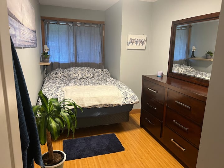 Private Room In Cozy Shared House - Squamish