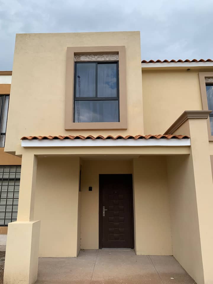 Casa De Katthya | Facturación | Negocios | Familia - San Luis Potosí