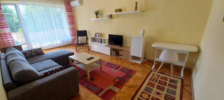 Sunny Apartment On 10 Min Away From The Airport - Sofia