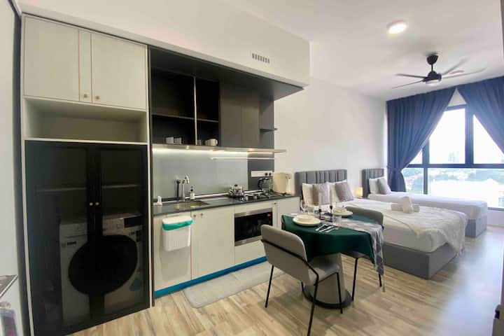 360 Sq Ft Studio Near Mid Valley -