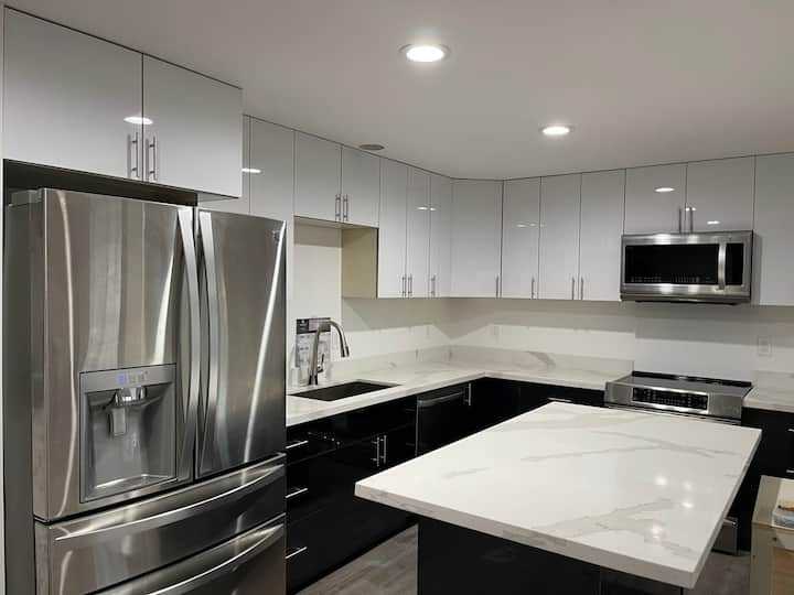 Spacious 2 Bedroom / 2 Bathroom Basement Unit - Issaquah, WA