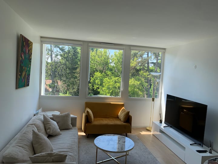 Appartement 2 Pièces à Boulogne (Porte De Paris) - Saint-Cloud