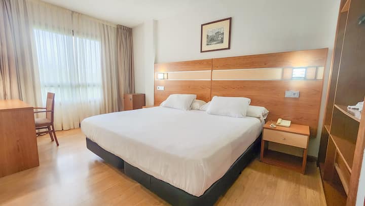 Faranda Los Tilos 1 King Bed - Santiago de Compostela
