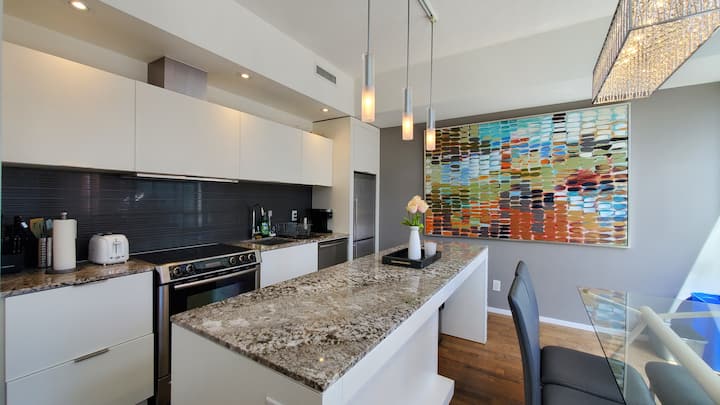 Private Terrace, Ent Dist 1 Bed - Toronto, ON