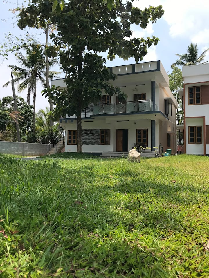 Hololo Holidays - Varkala