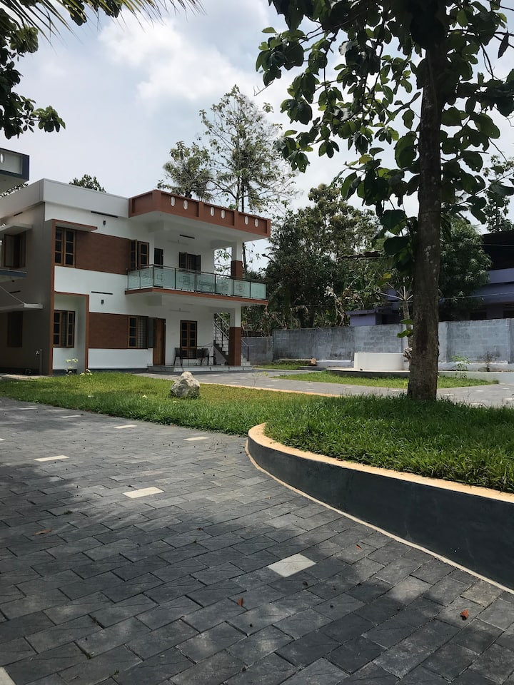 Hololo Holidays - Varkala