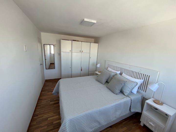 Apto  3 Dormitorios Para Hasta 5  Personas. - Montevideo