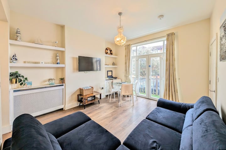2 Bedroom House With Parking Town Centre Sleeps 6 - Bournemouth