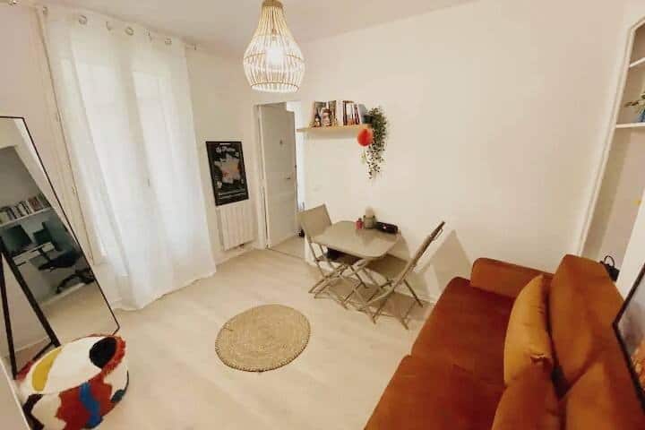 Appartement Au Cœur De Paris, Montmartre. - Paris