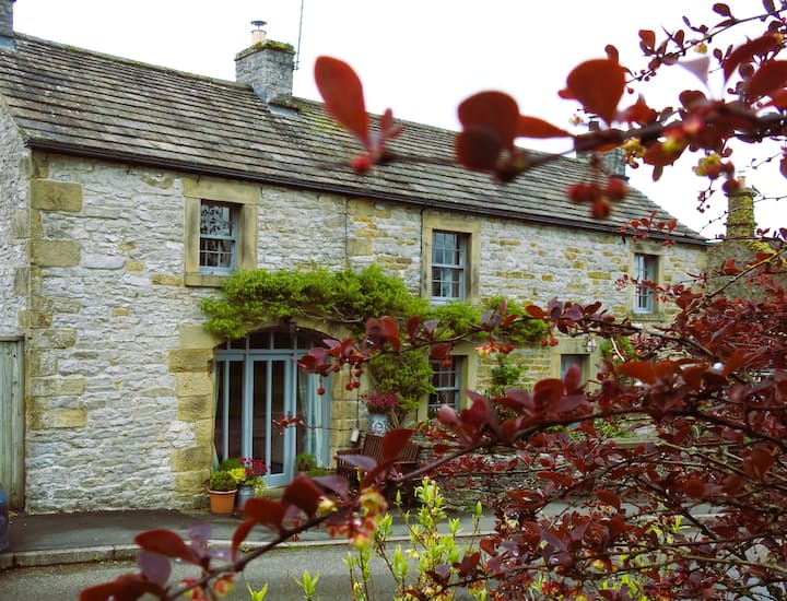 Lea Cottage ,Foolow, Village Location, Nr Eyam - Edale