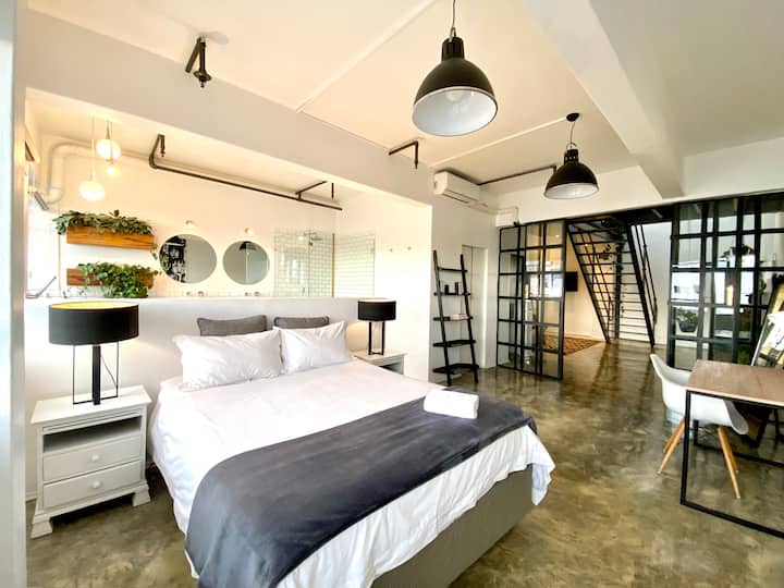 Loft With Rooftop In Woodstock - Cape Town