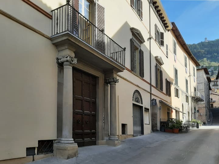 Il Vicoletto Dei Gerani - 古比奧