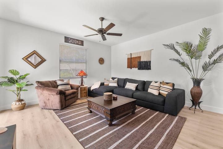 Warm 3/2 Luxury Duplex 2023 Near The Beach - Naples, FL
