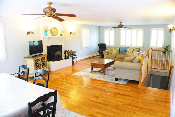 Huge Home Between Boston & Cape, 10 Bed & Game Rm - Scituate, MA
