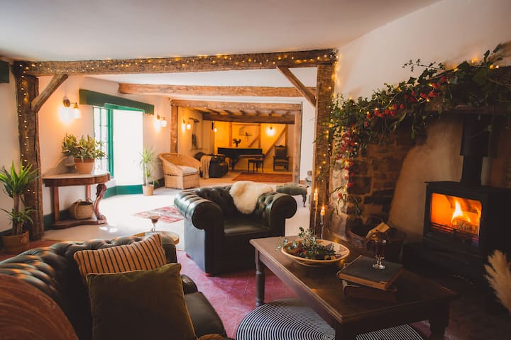 Converted Pub/ Guest House X28 - Devon