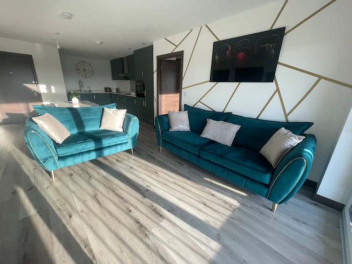 Modern Room Near Heathrow & Easy Access To London - 特威克納姆