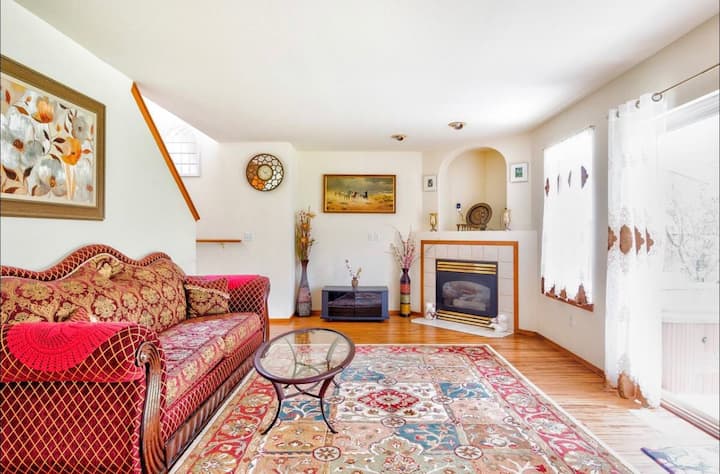 Big Bright Beautiful Room With Queen Bed - Olympia, WA