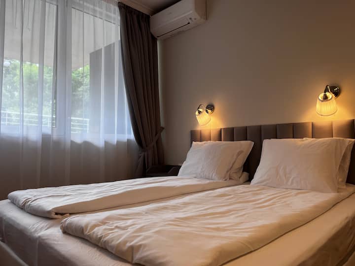 Twinstay #6 - Deluxe Super King Suite - Sofia