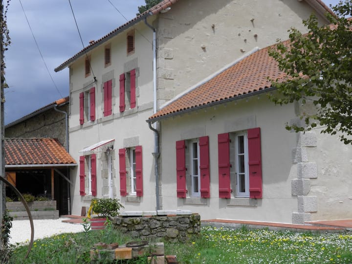 Lieu Pour 14  Personnes + 6 - Puy du Fou