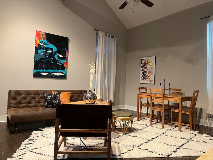 Pilsen Central Gallery - Chicago, IL