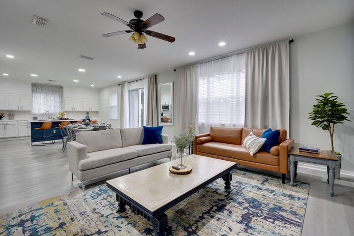 Family Pool Home Sleeps 12 By Disney! - St. Cloud, FL