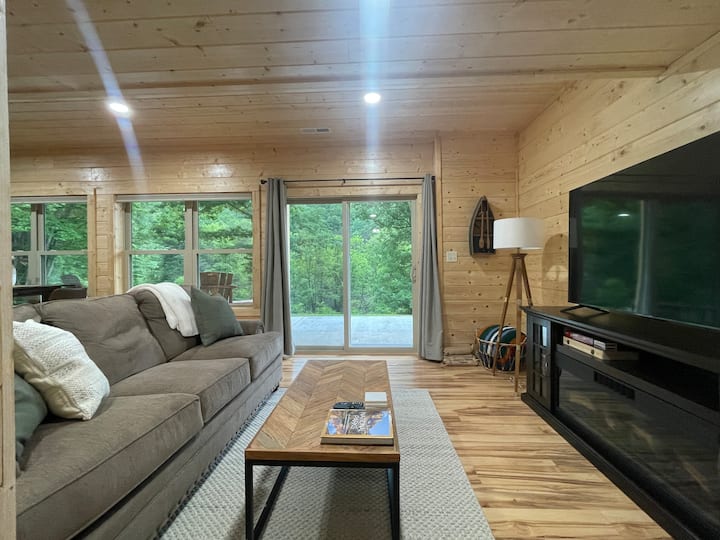 Modern 2br Cabin W/ Sauna, Mountain Views, & Pond - Stanley, VA