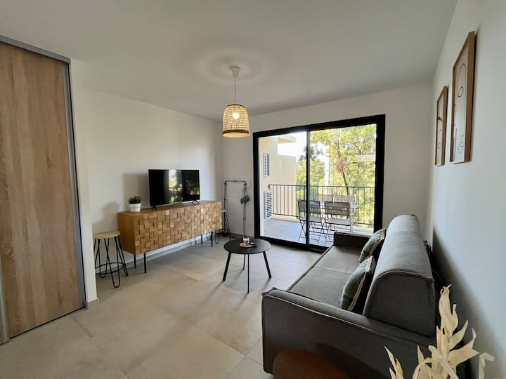Appartement De Standing Au Calme - Calvi