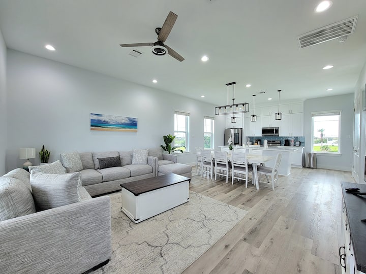Family Getaway! Ocean View 4b/3b New Beach House! - Galveston, TX