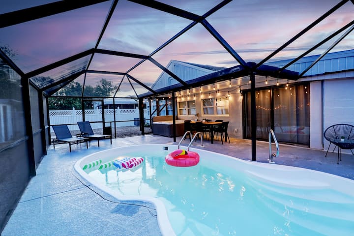 Heated Pool/hot Spa/grill/1 Mile To Beach - Bonita Springs, FL