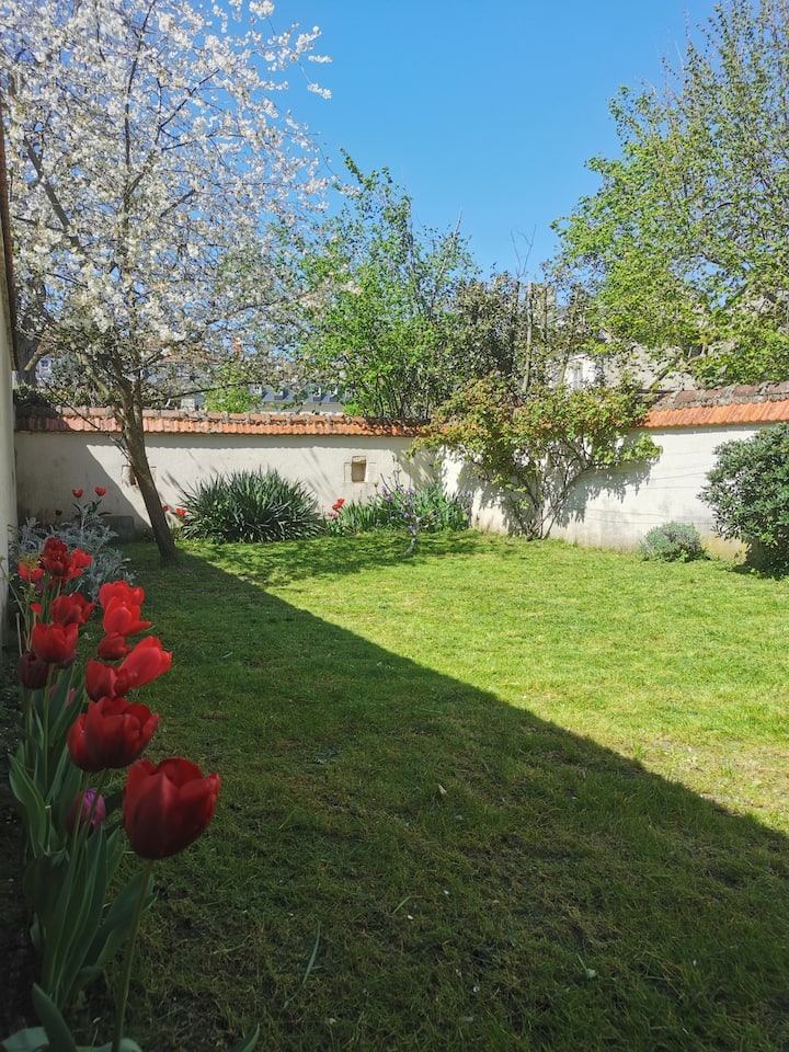 Grande Maison Avec Jardin Centre Historique - Bourges