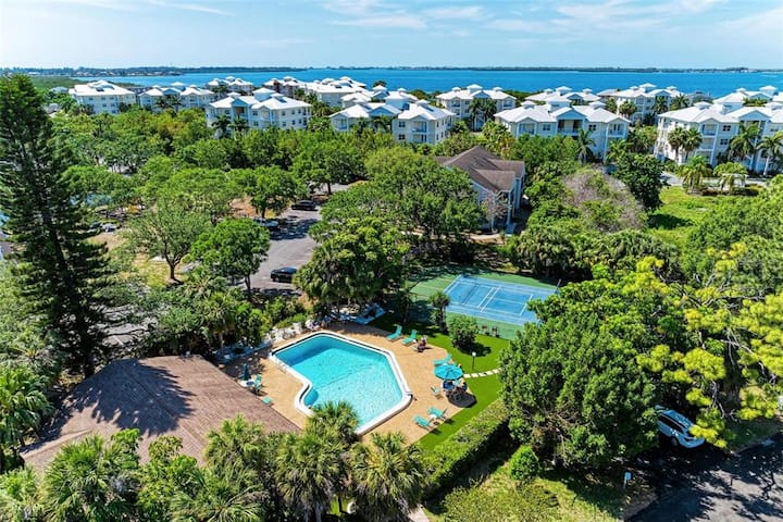 Turnkey Condo Near Ami - Bradenton, FL