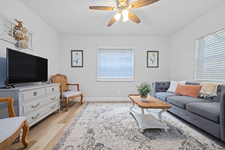 South Tampa Apt W Office - 5min To Downtown - Tampa, FL