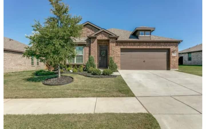 Peaceful Getaway Home - Denton, TX