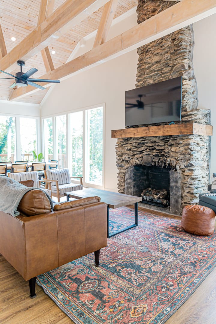 Peaceful Side Retreat W/ Hot Tub - Townsend, TN