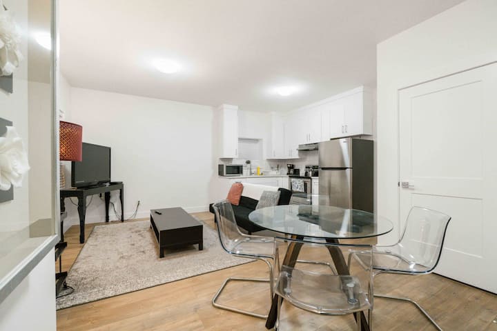 2bd Lovely Suite In Surrey - White Rock