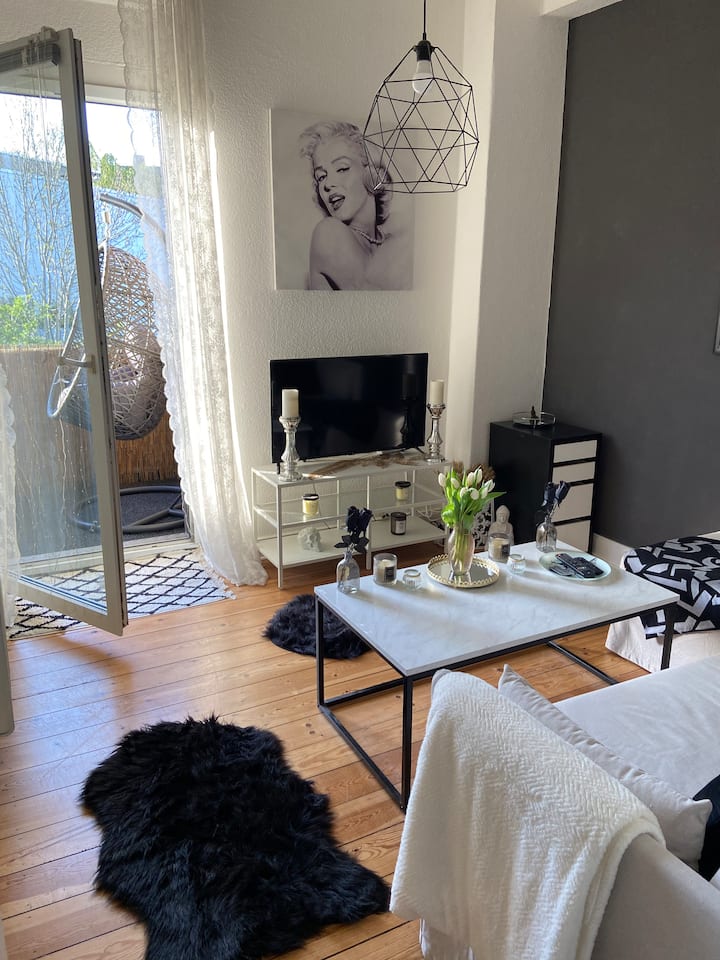 Zentrale 2 Zimmer Wohnung. - Kiel