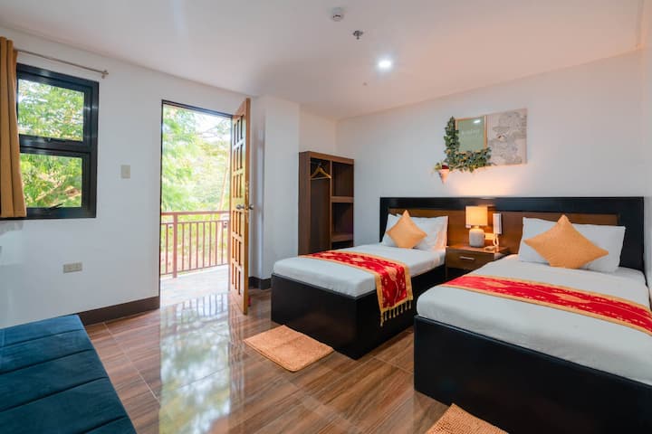 Island Wanderers Inn-twinroom (2single Beds) - Coron