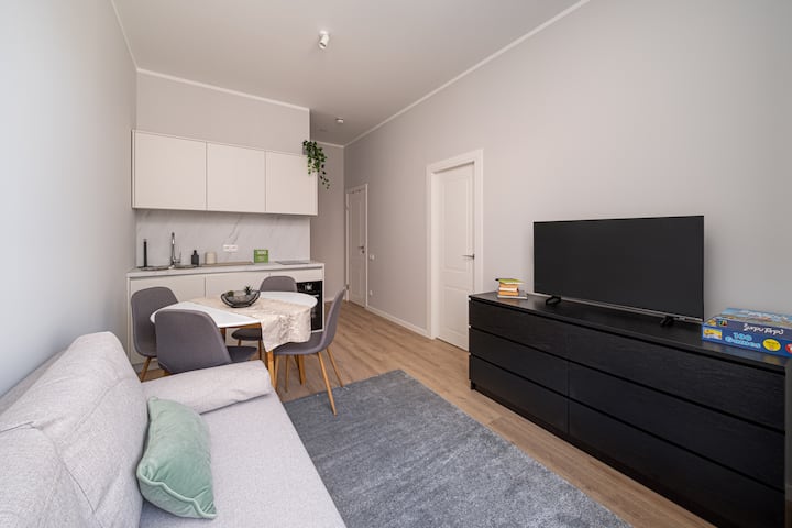 300 Mbps Wi-fi & Cable | Super Central Location - Riga Airport (RIX)