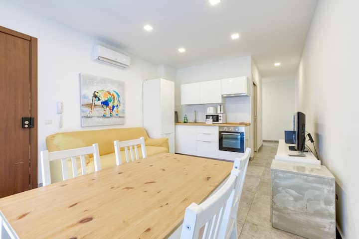 2 Bedroom Nicely Furnished Seaside Apartment - Malta
