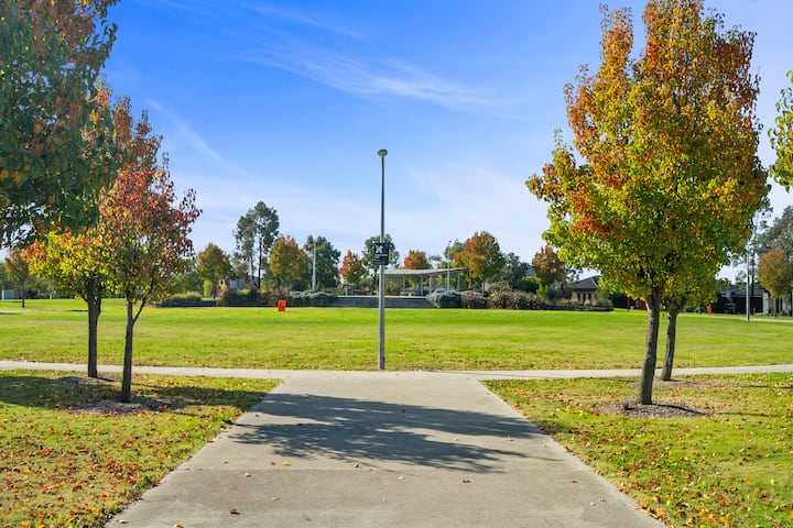 Holiday Haven - Spacious Family Home In Derrimut - Melbourne