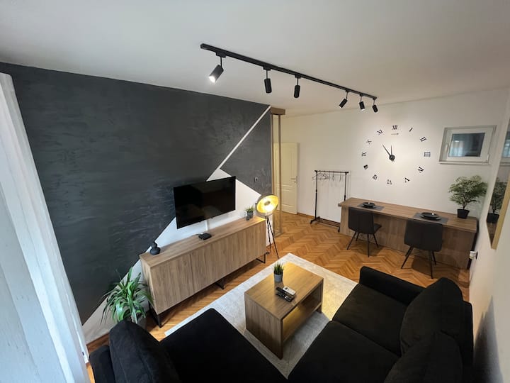 Business Studio - Minimalist - Novi Sad