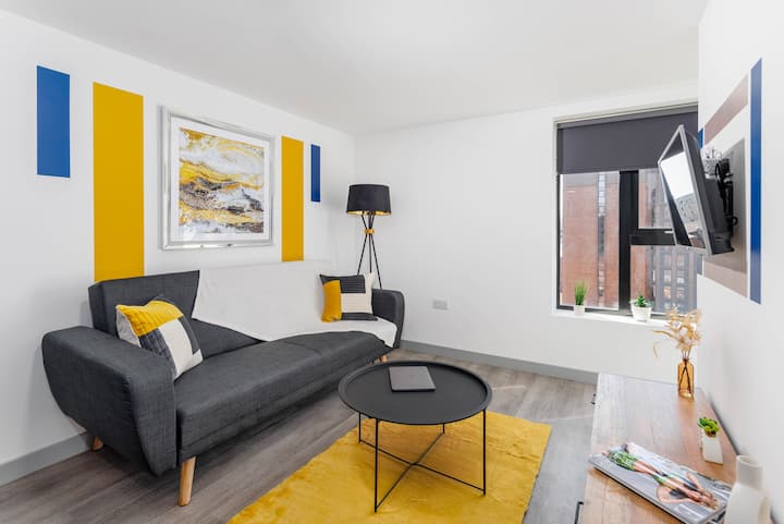 Sleeps 6: Cozy Getaway, Steps To Bars & Train! - Liverpool