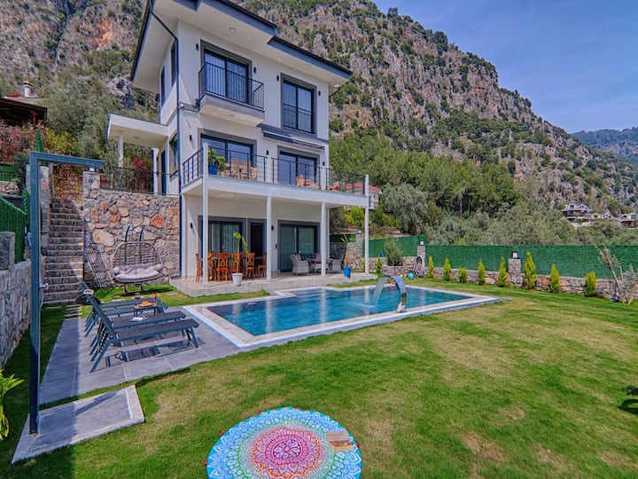 Fethiye Göcek, Deniz Manzaralı ÖZel Havuzlu Villa - Göcek