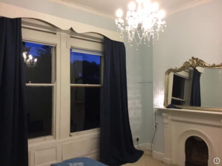 Farmhouse B&b
Coleraine.
Helipad.
Free Transport. - Castlerock