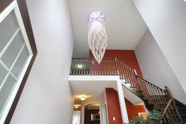 Peaceful House At Mount Pleasant - Brampton