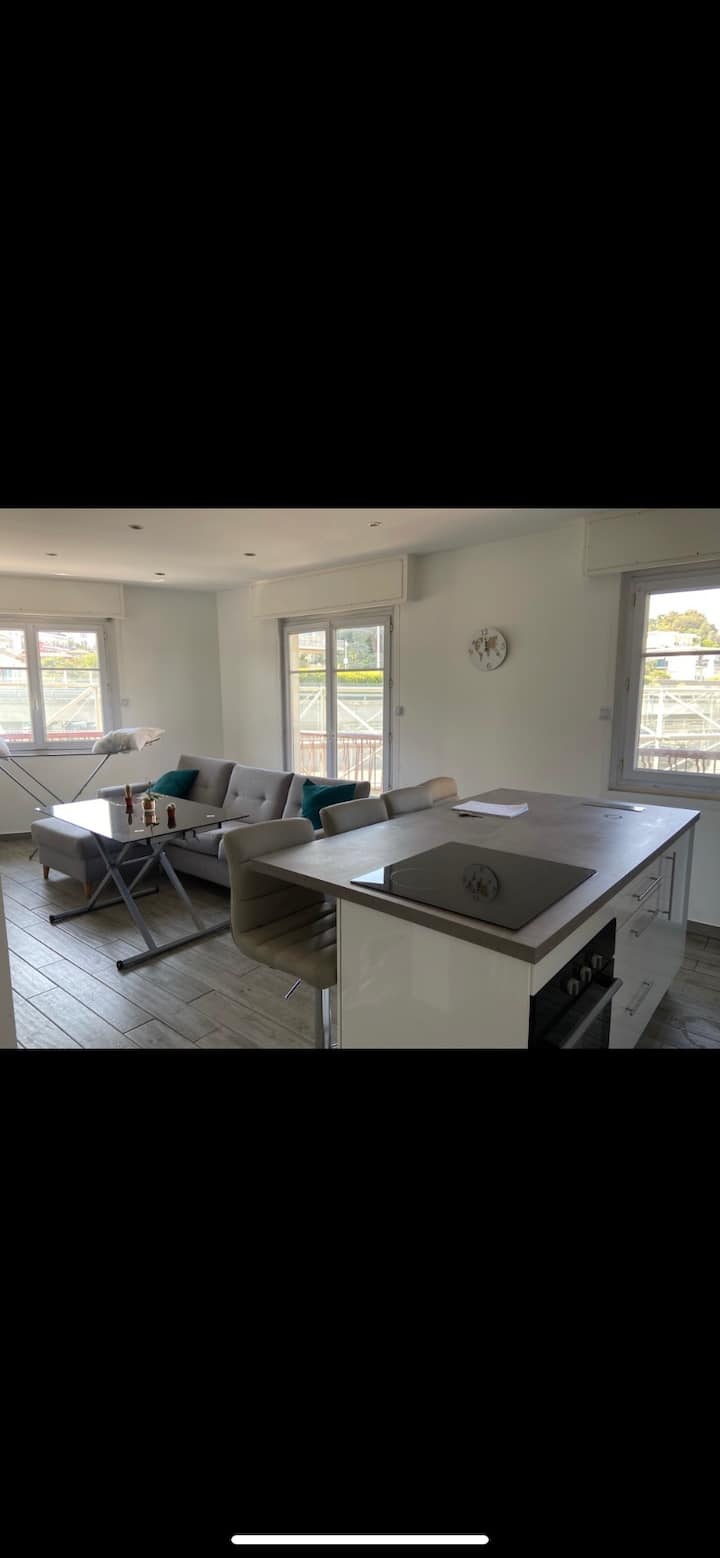 Vacances Au Soleil - Niza