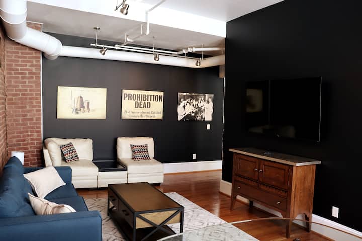The Bootlegger. Downtown Loft. - Roanoke, VA