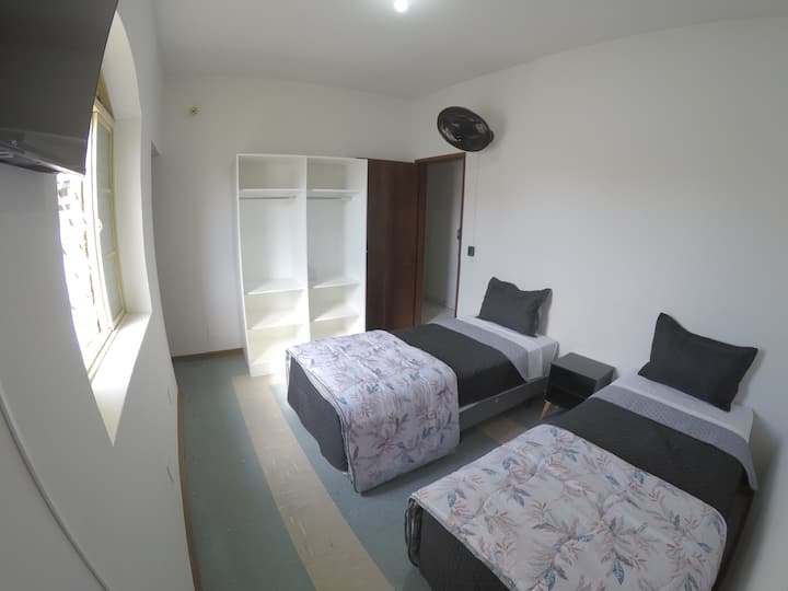 Pousada Do Comércio - Quarto Duplo Solteiro - Varginha