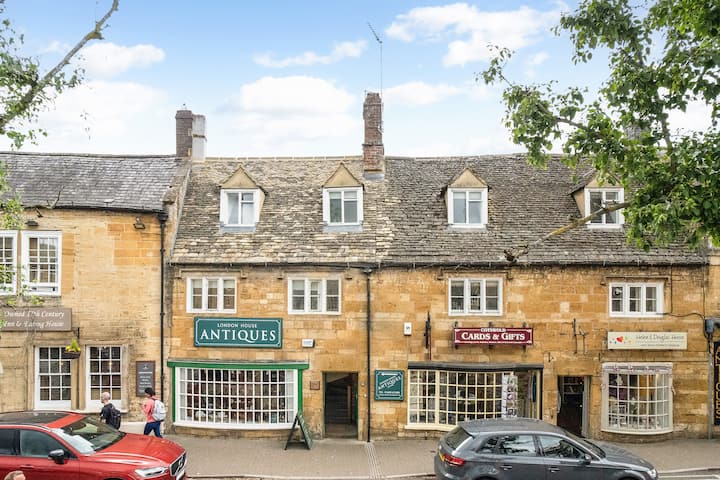 High Street | Sleeps 7 | Garden | Central Location - Moreton-in-Marsh