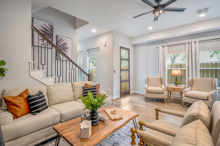 City Oasis | Hot Tub | Gameroom - Houston, TX